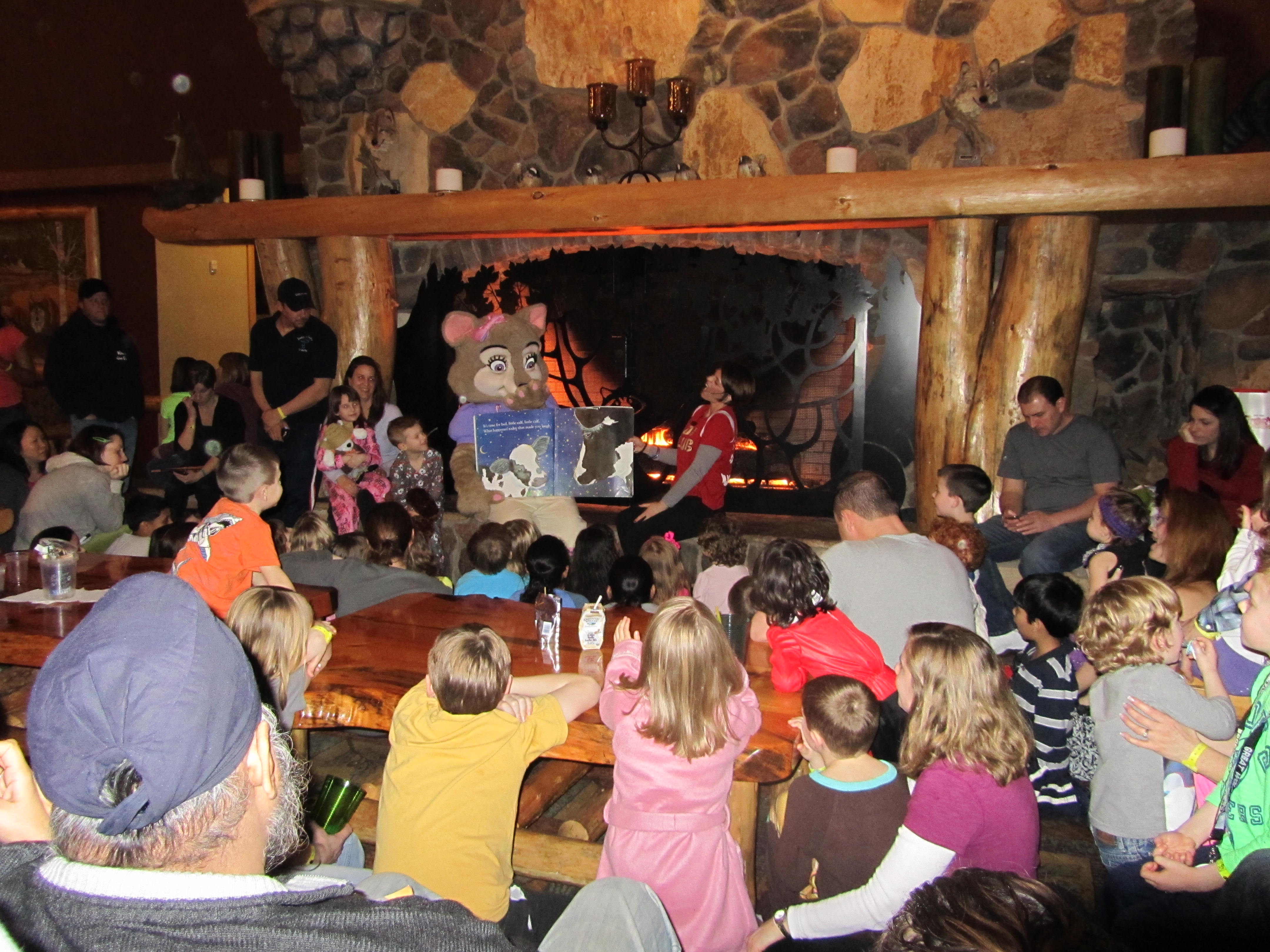 Stomp Stomp Clap Clap HOWWWWL | Wallamble